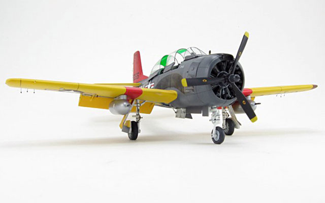T-28 Trojan by Frank Cuden (Monogram 1/48)